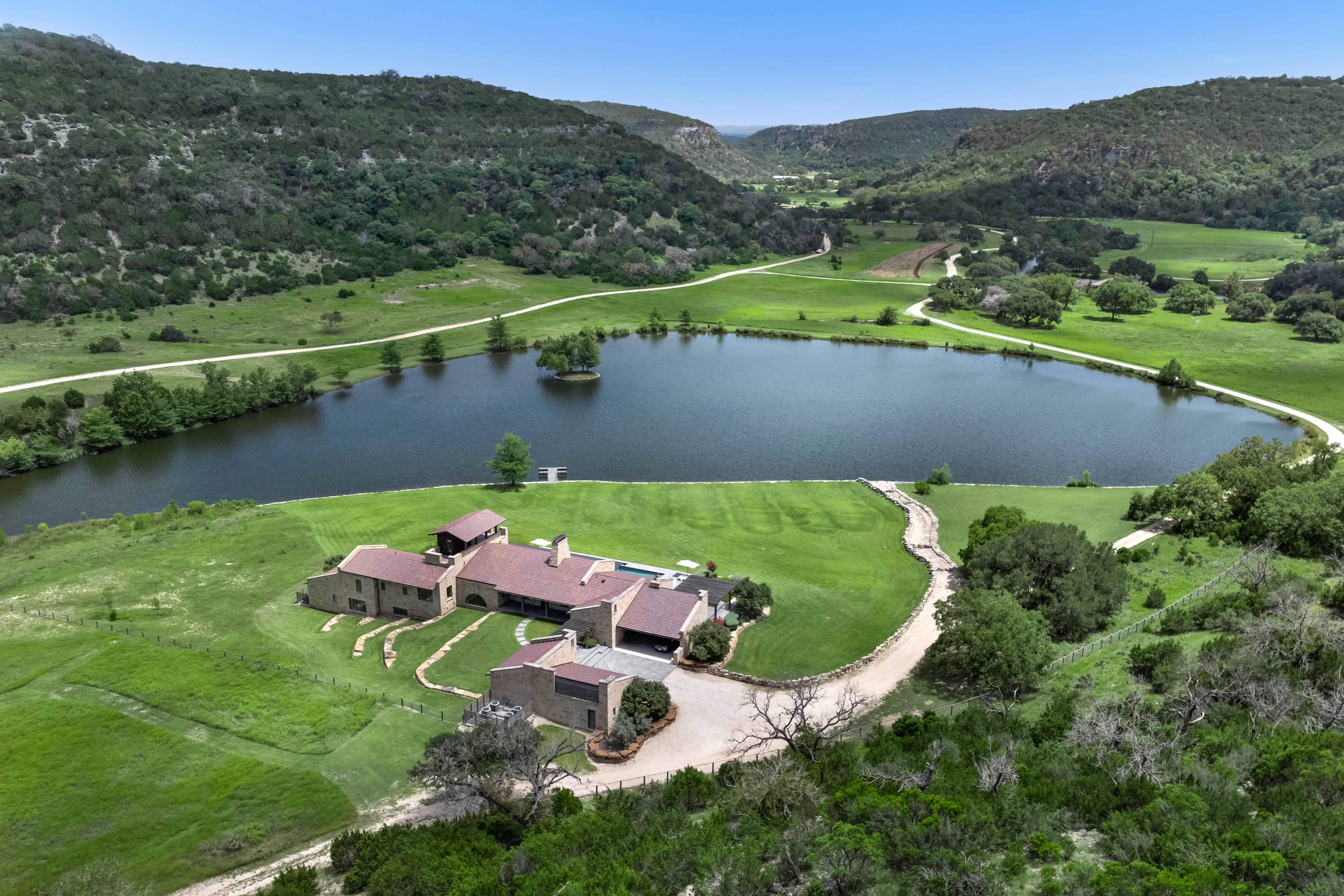 West and Swope Ranches Presents Skull Creek Ranch - Luxury Live water ...